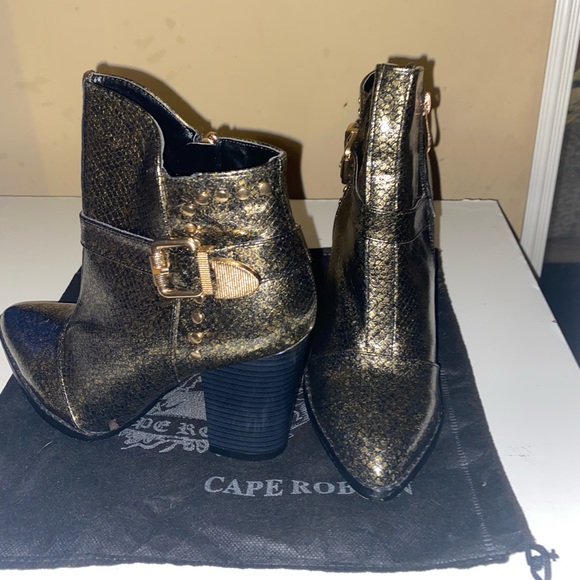 Cape Robbin | Shoes | Cape Robbin Gold Metallic Boots | Poshmark